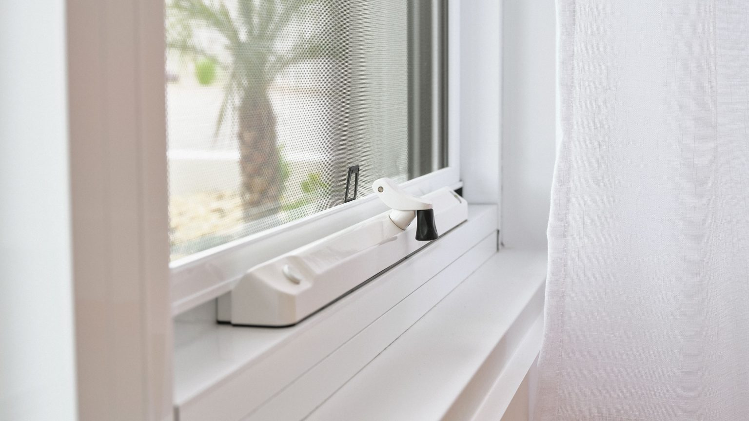 Aluminium Awning Windows - Bradnam's Windows & Doors