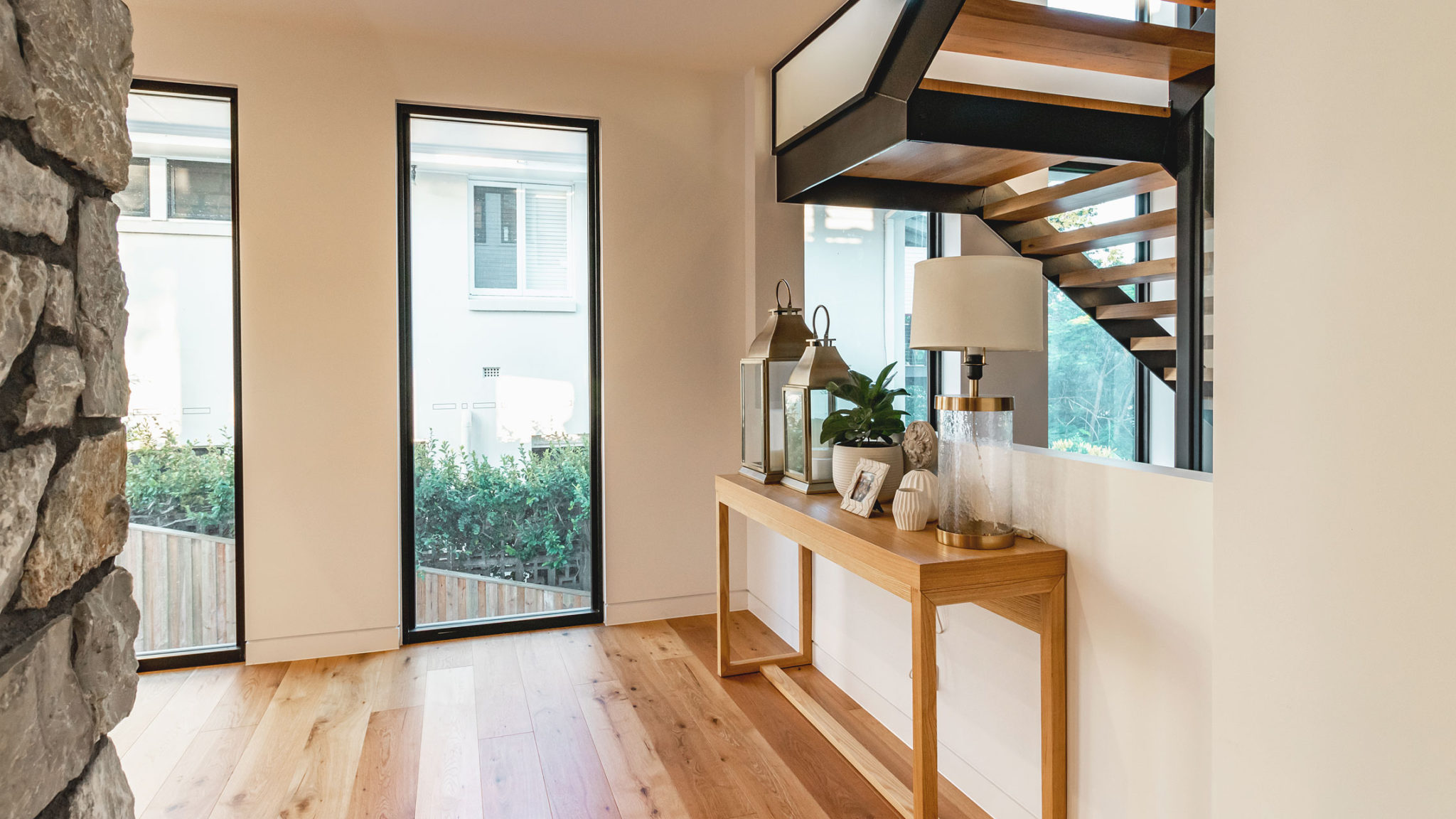 Aluminium Fixed Windows | Bradnam's Windows & Doors