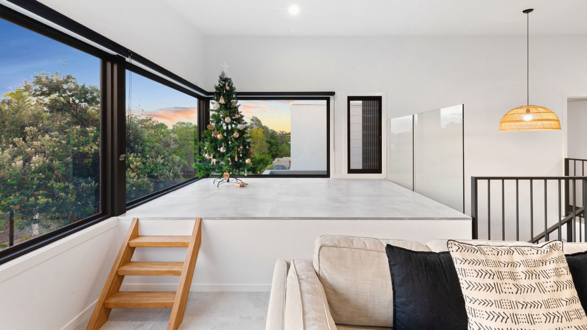 Aluminium Fixed Windows | Bradnam's Windows & Doors