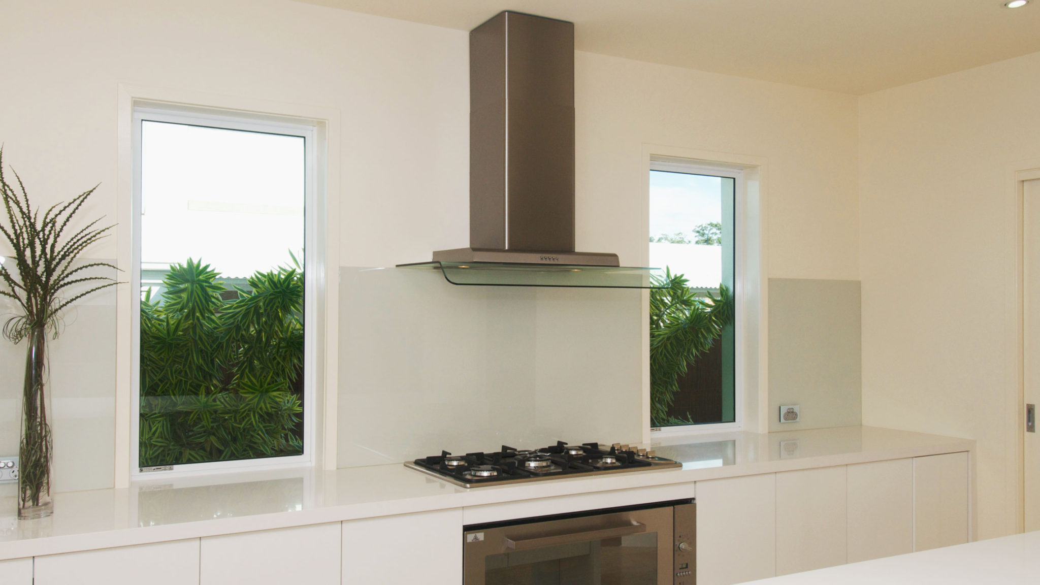 Aluminium Fixed Windows | Bradnam's Windows & Doors