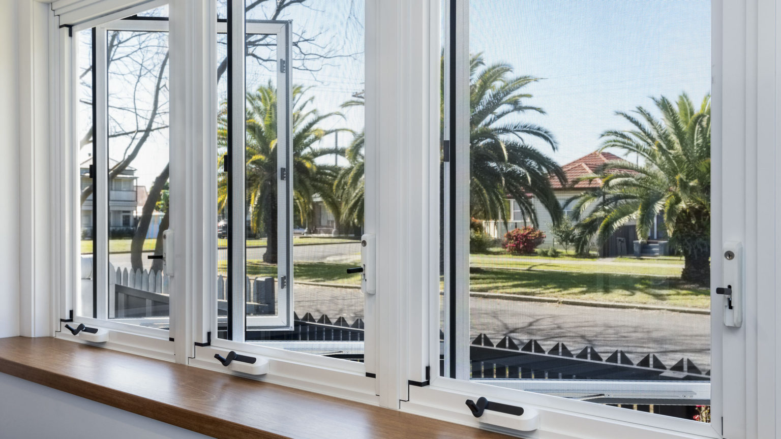 Aluminium Casement Windows - Bradnam's Windows & Doors