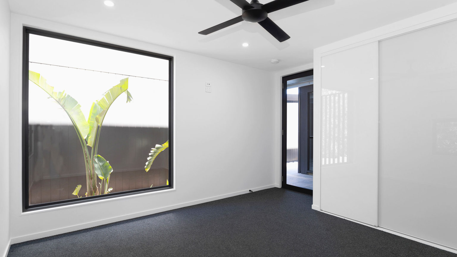 Aluminium Fixed Windows | Bradnam's Windows & Doors