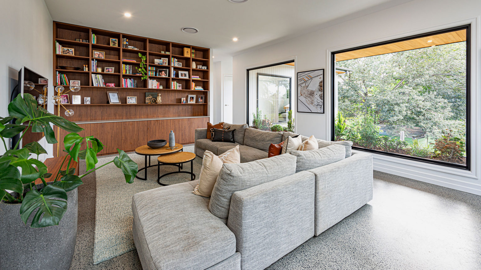 Aluminium Fixed Windows | Bradnam's Windows & Doors