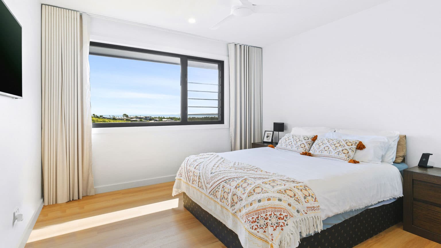 Louvre Windows - Bradnam's Windows & Doors