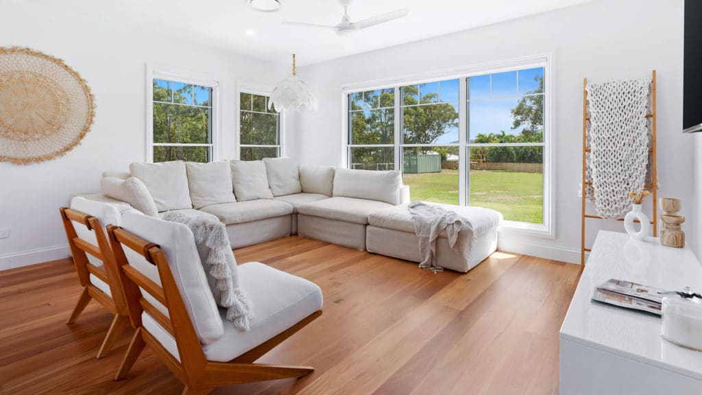 Aluminium Double Hung Windows - Bradnam's Windows & Doors