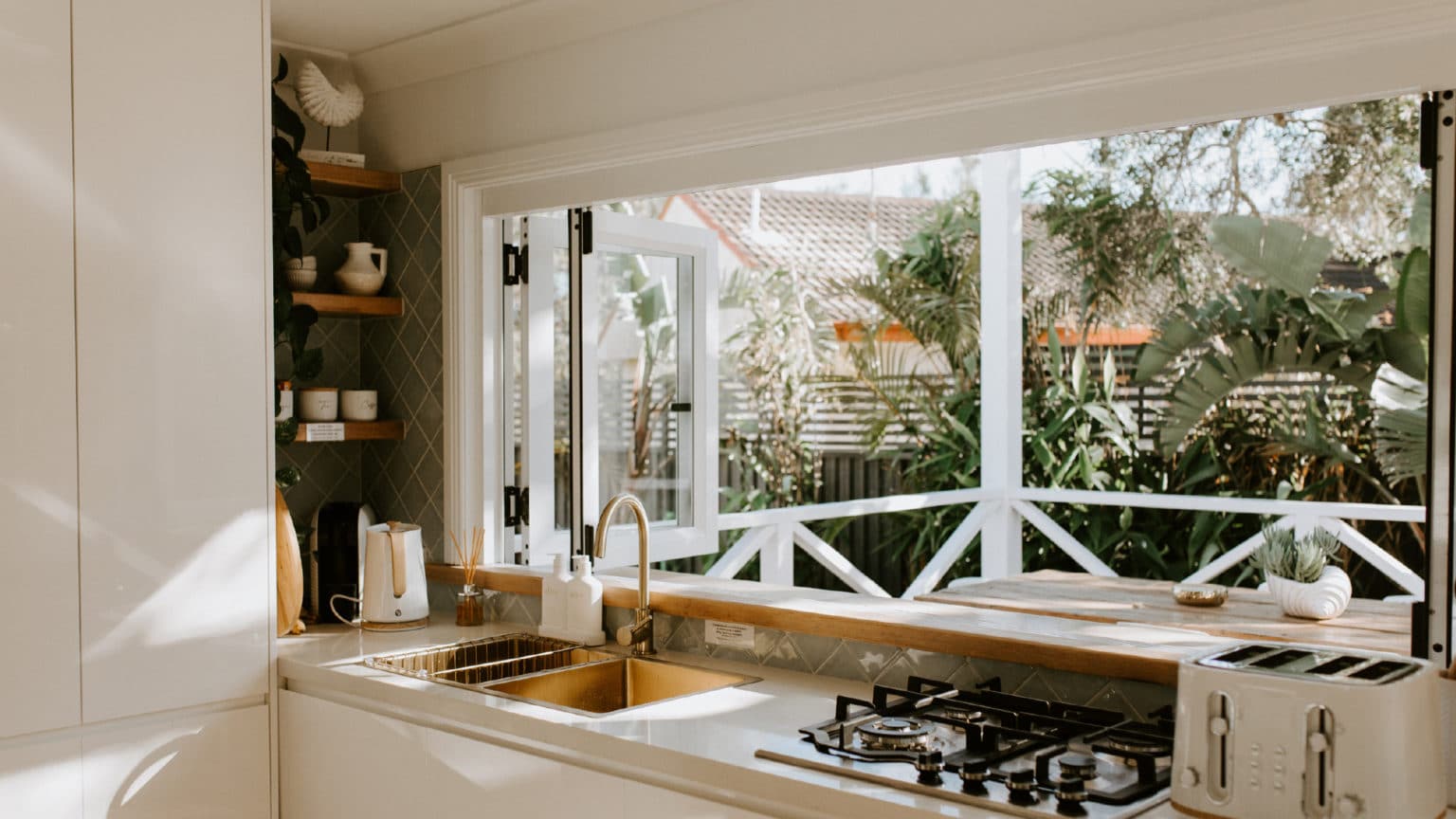 How To Choose Kitchen Windows | Bradnam's Windows & Doors