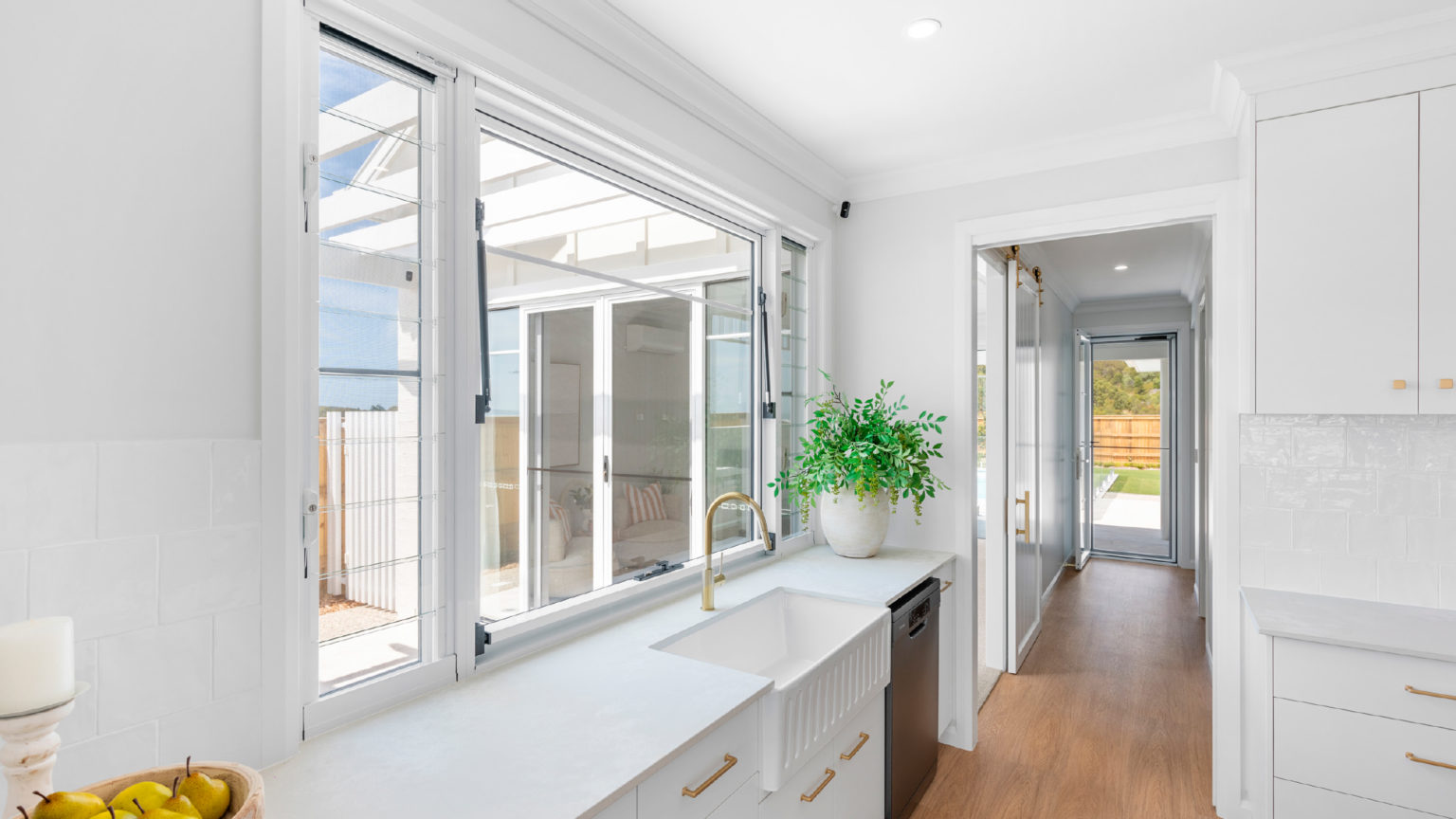 Gas Strut Windows | Bradnam's Windows & Doors